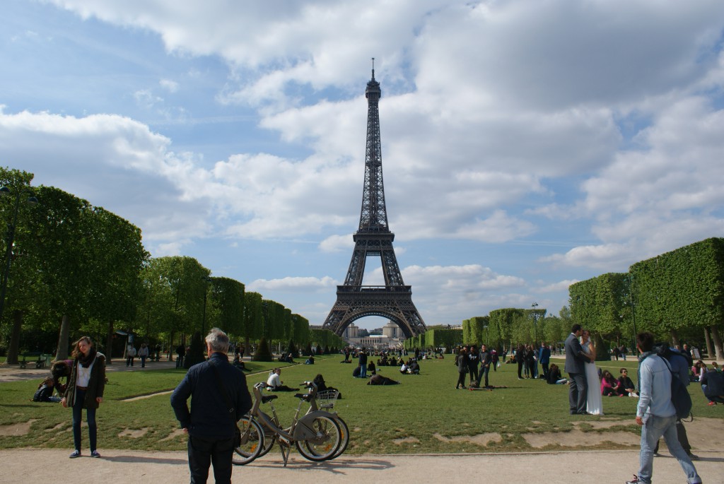 Paris, la ville très magnifique ! | Far Away but Still So Near ...
